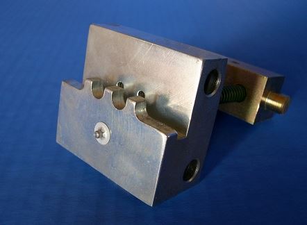 ANSI 80 Die Set - Cuts #80 (1" Pitch) Single Strand Chains — Red Boar ...